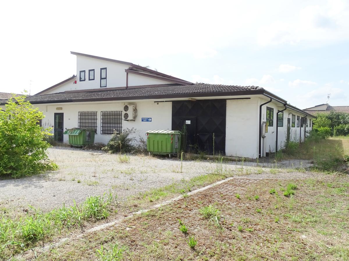 Palazzina commerciale in vendita a Arre