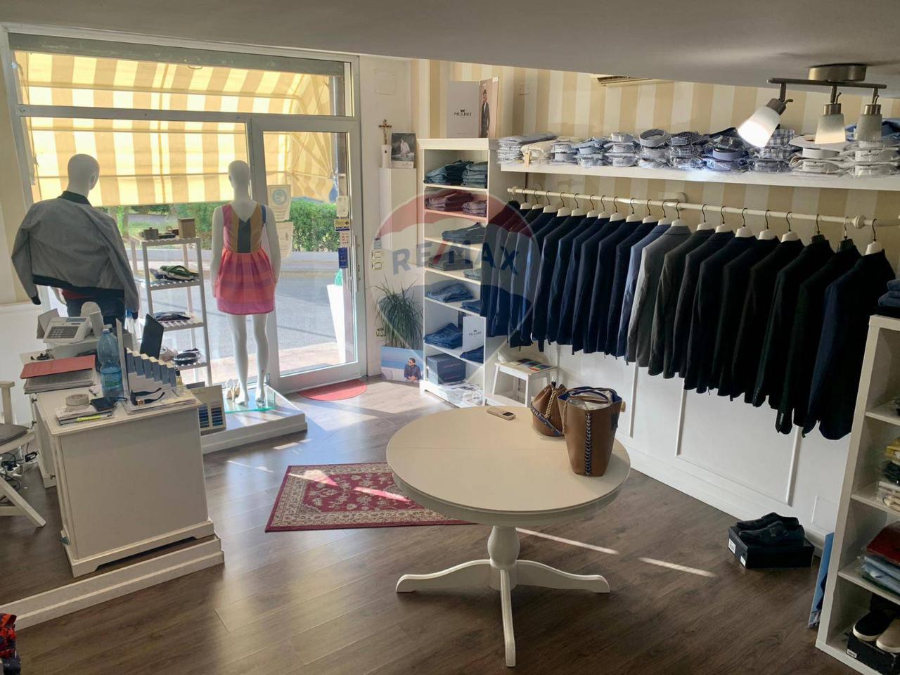 Esercizio commerciale in vendita a Corigliano-Rossano