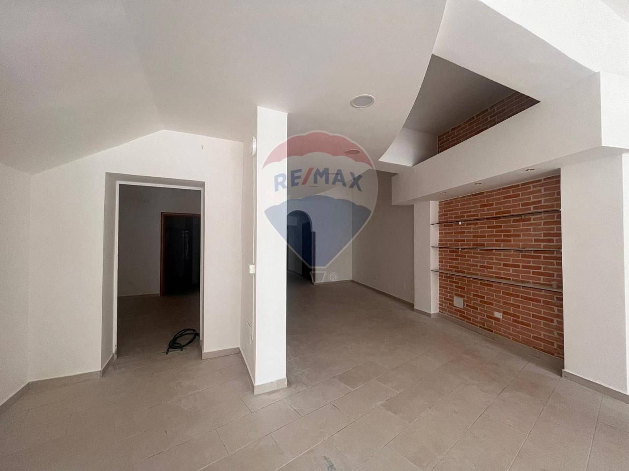 Negozio in affitto a Corigliano-Rossano