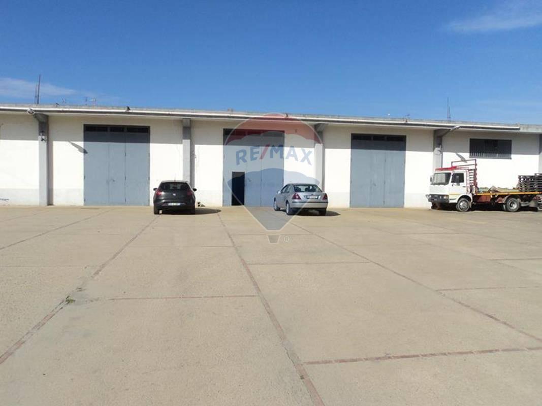 Magazzino in affitto a Corigliano-Rossano