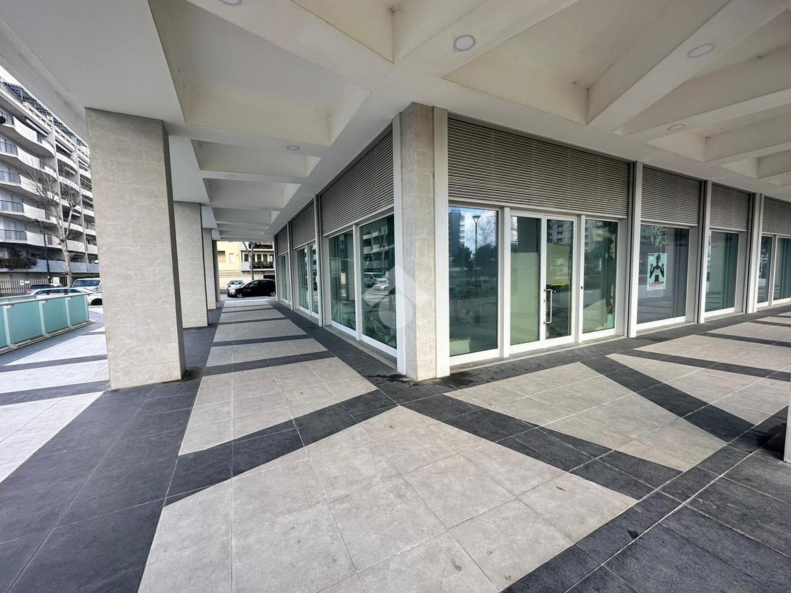 Negozio in vendita a Montesilvano