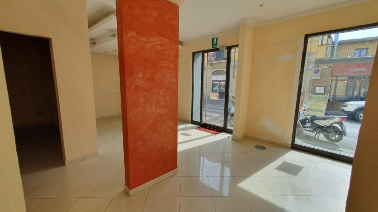 Locale commerciale in vendita a Scandicci