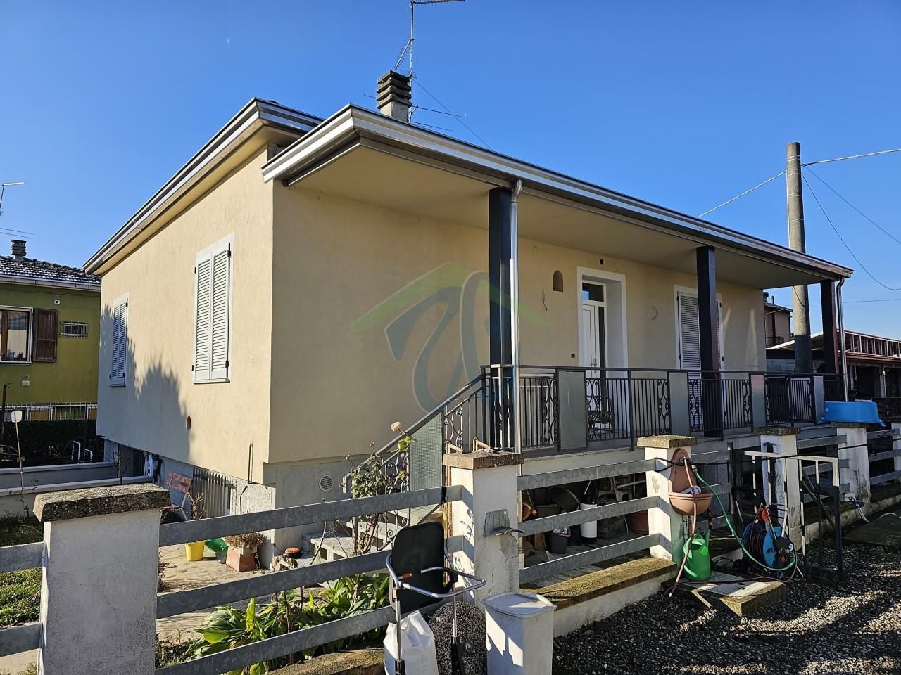 Villa in vendita a Calendasco