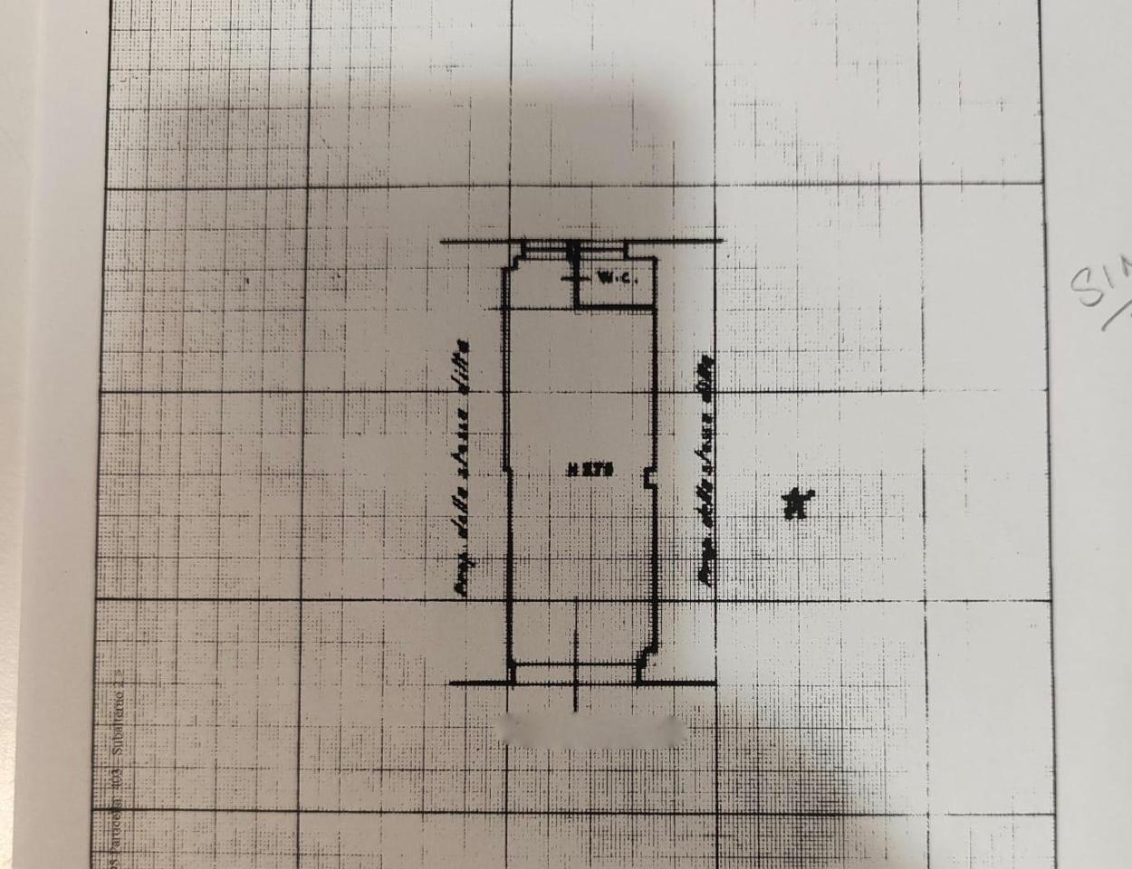 Locale commerciale in affitto a Massa
