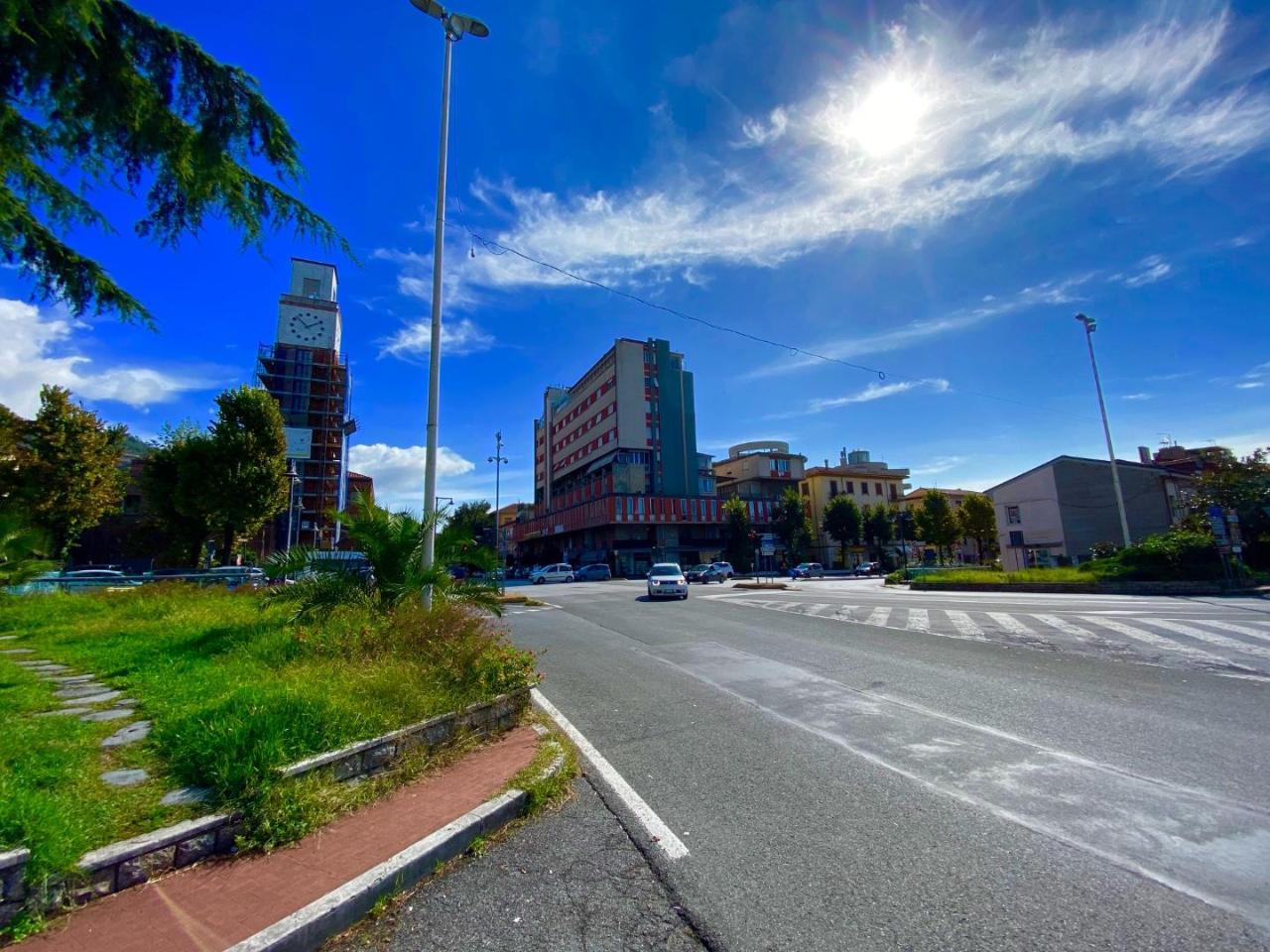 Ufficio in affitto a Massa