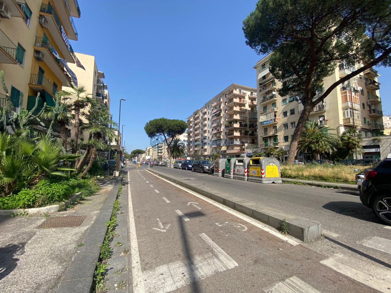 Negozio in vendita a Napoli