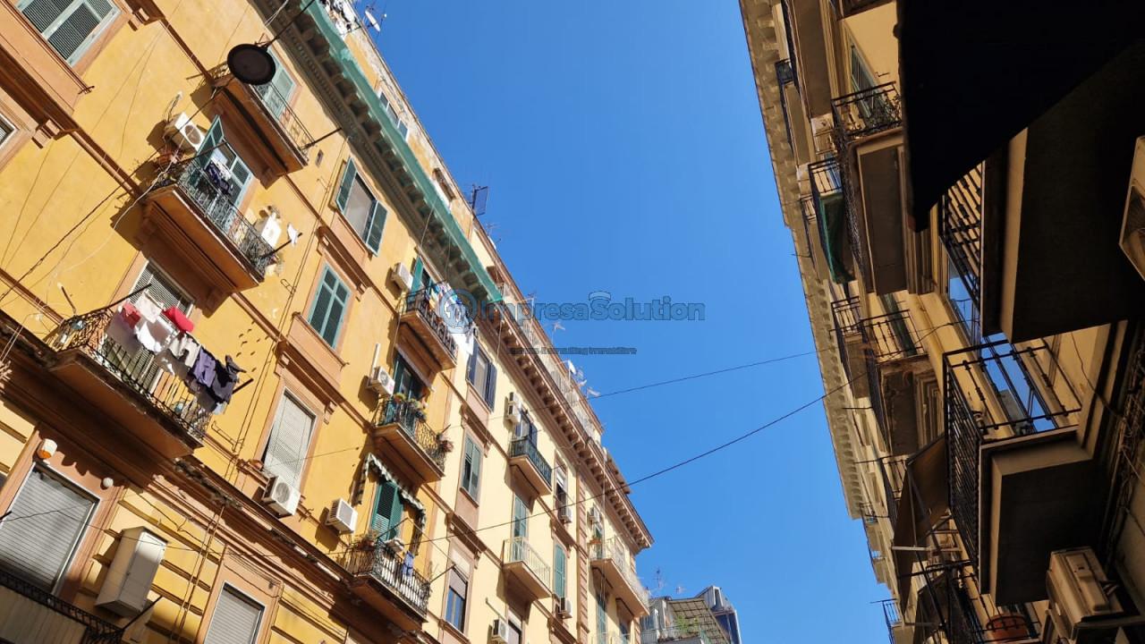 Magazzino in vendita a Napoli