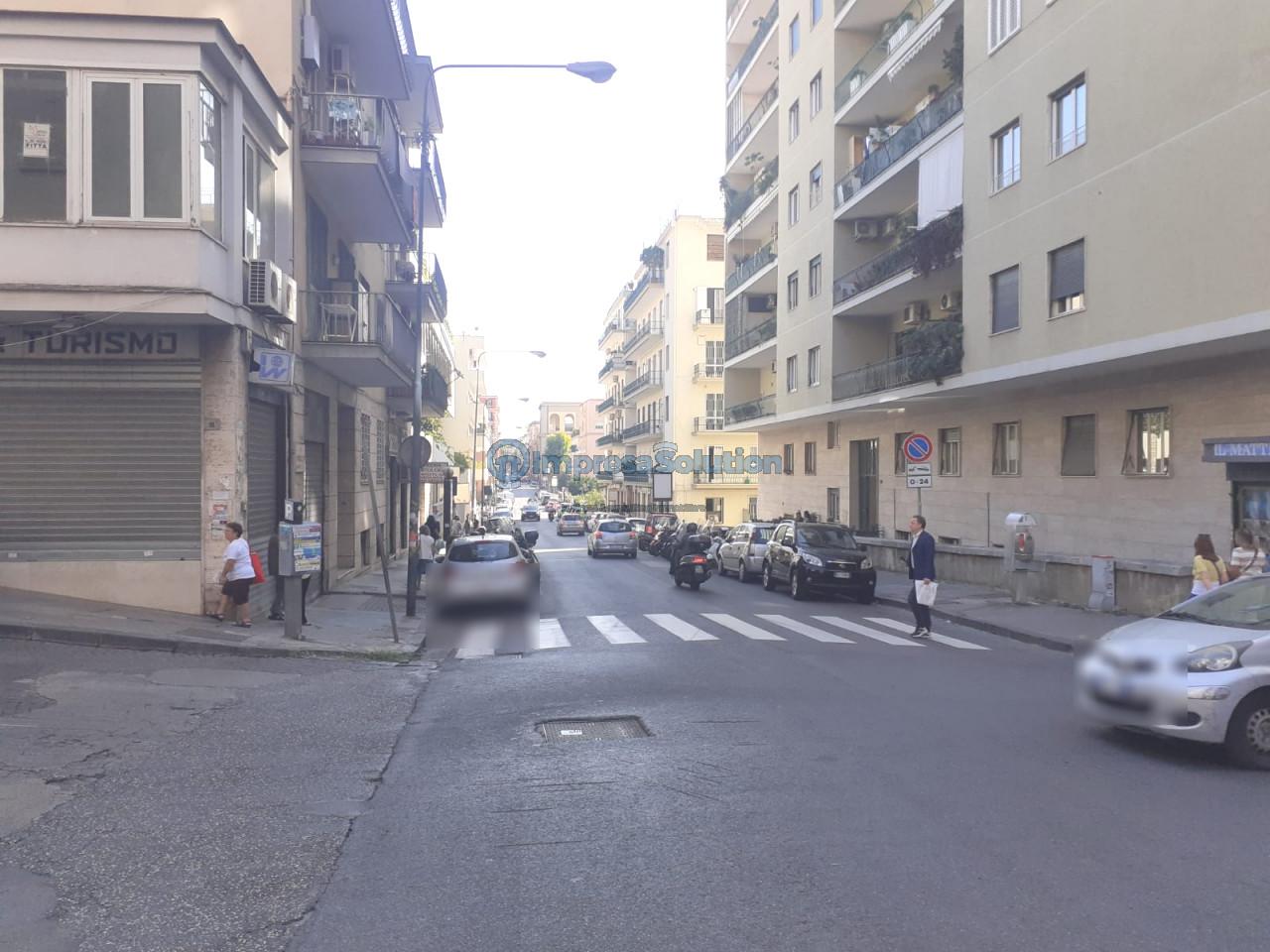 Negozio in vendita a Napoli
