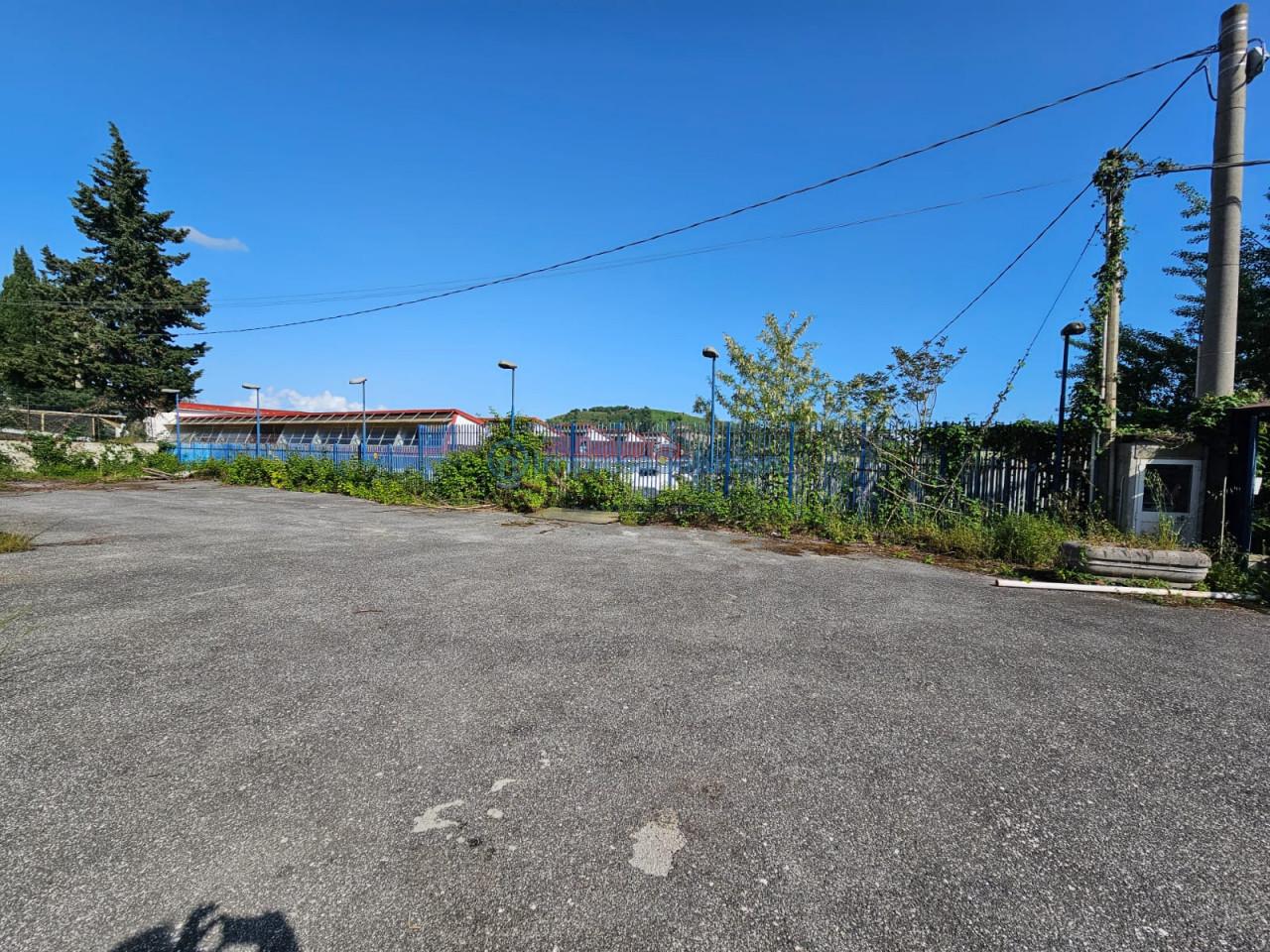 Capannone in vendita a Pozzuoli