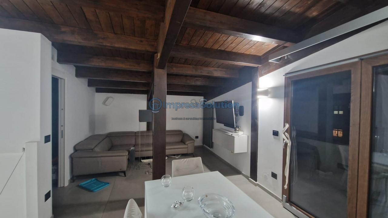 Appartamento in affitto a Napoli