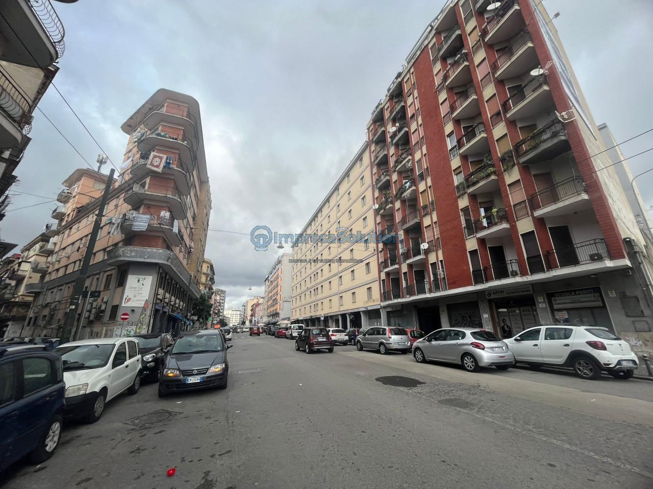 Negozio in vendita a Napoli