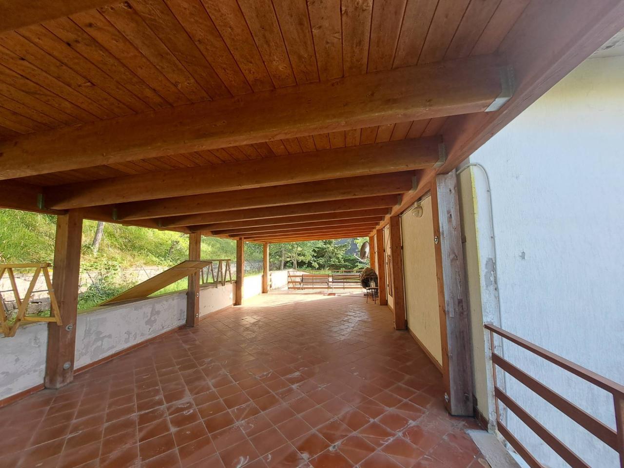 Casa indipendente in vendita a Valle Castellana Foto-43