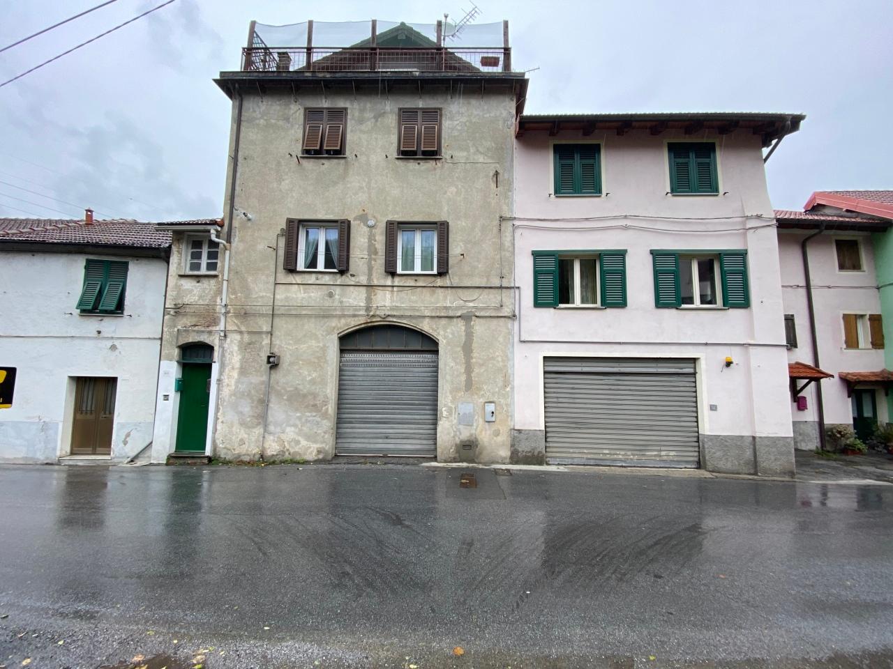 Magazzino in vendita a Ceranesi