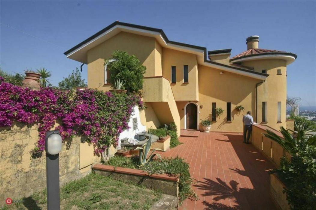 Villa in vendita a Massa