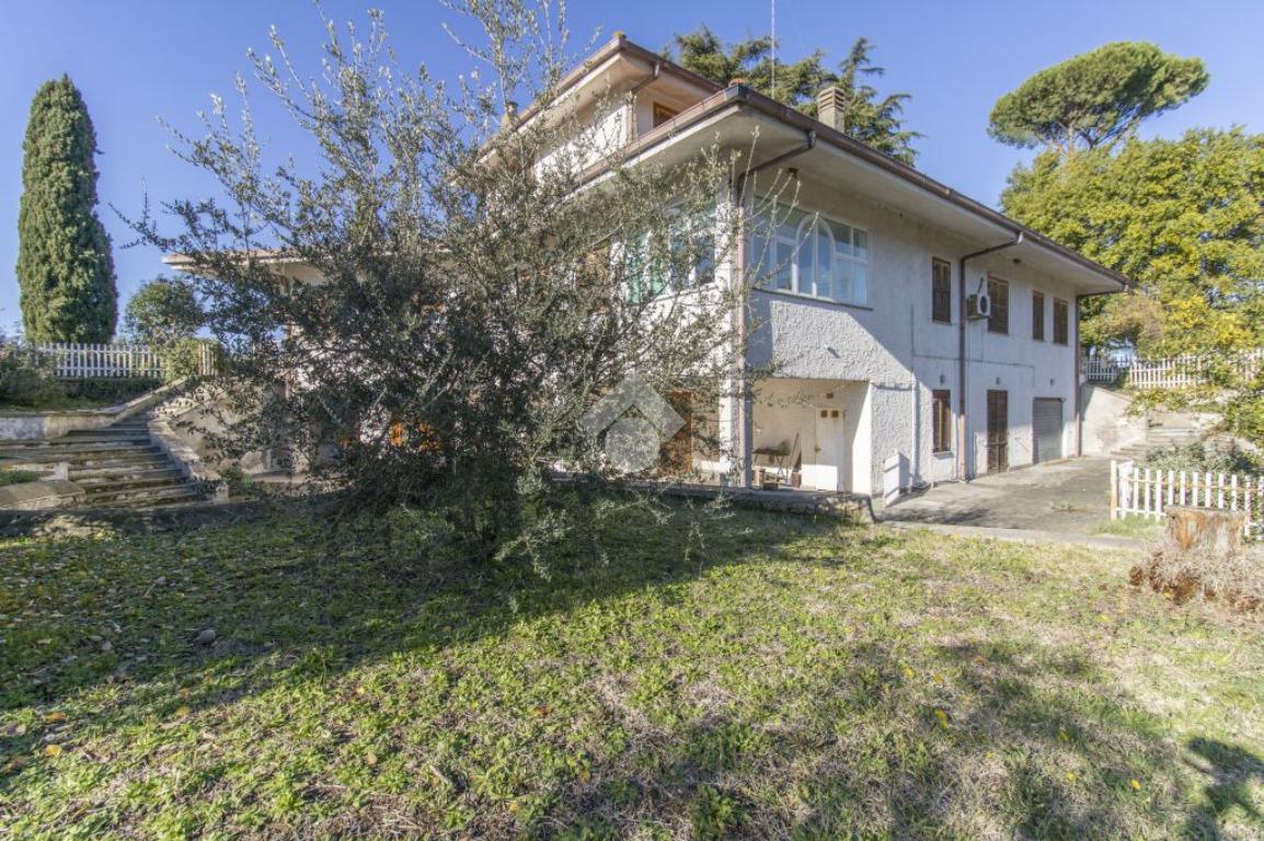 Villa in vendita a Castelnuovo Di Porto