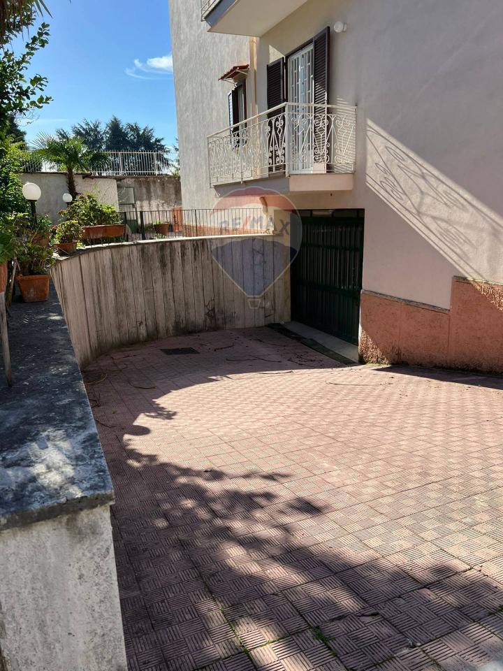 Magazzino in affitto a Grumo Nevano
