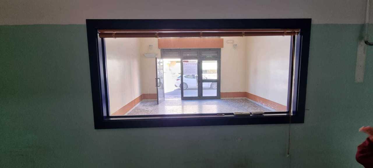 Palazzina commerciale in affitto a Pescara