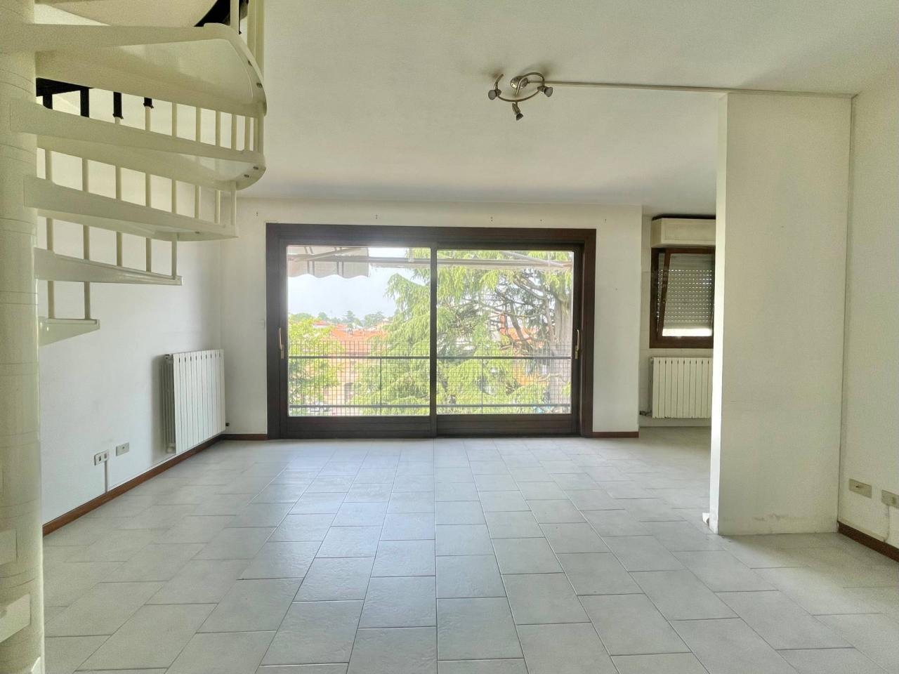 Appartamento in vendita a Vedano Olona