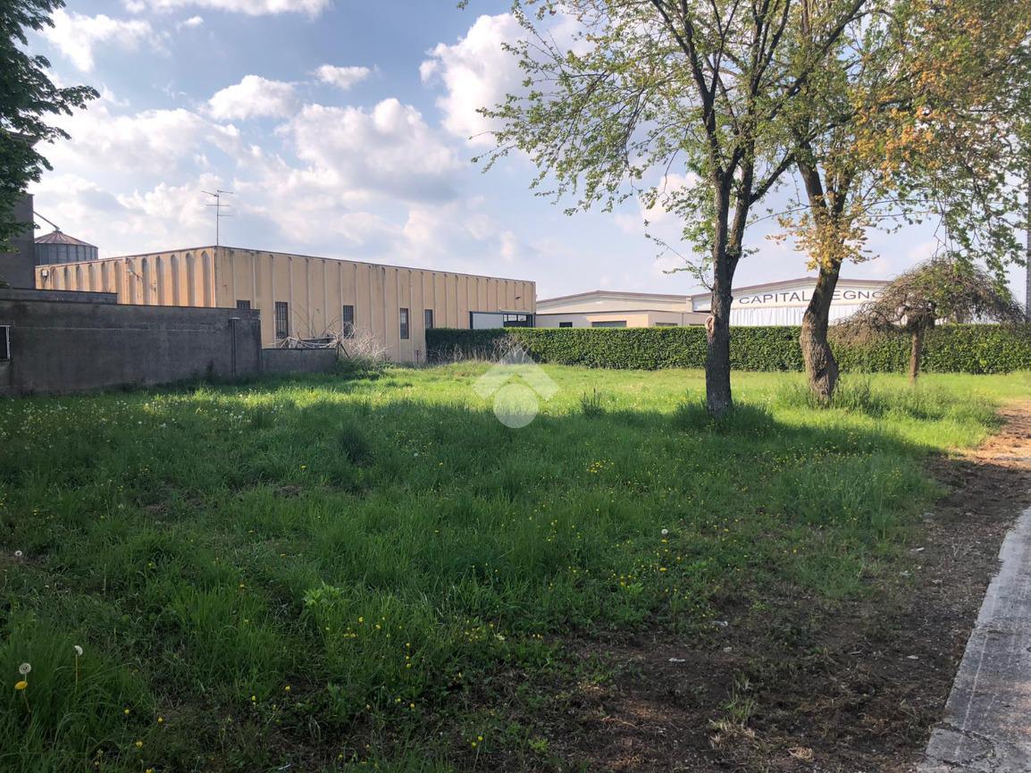 Terreno edificabile in vendita a Sustinente