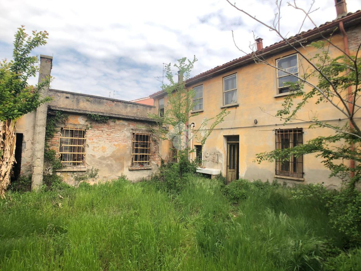 Rustico in vendita a Roncoferraro