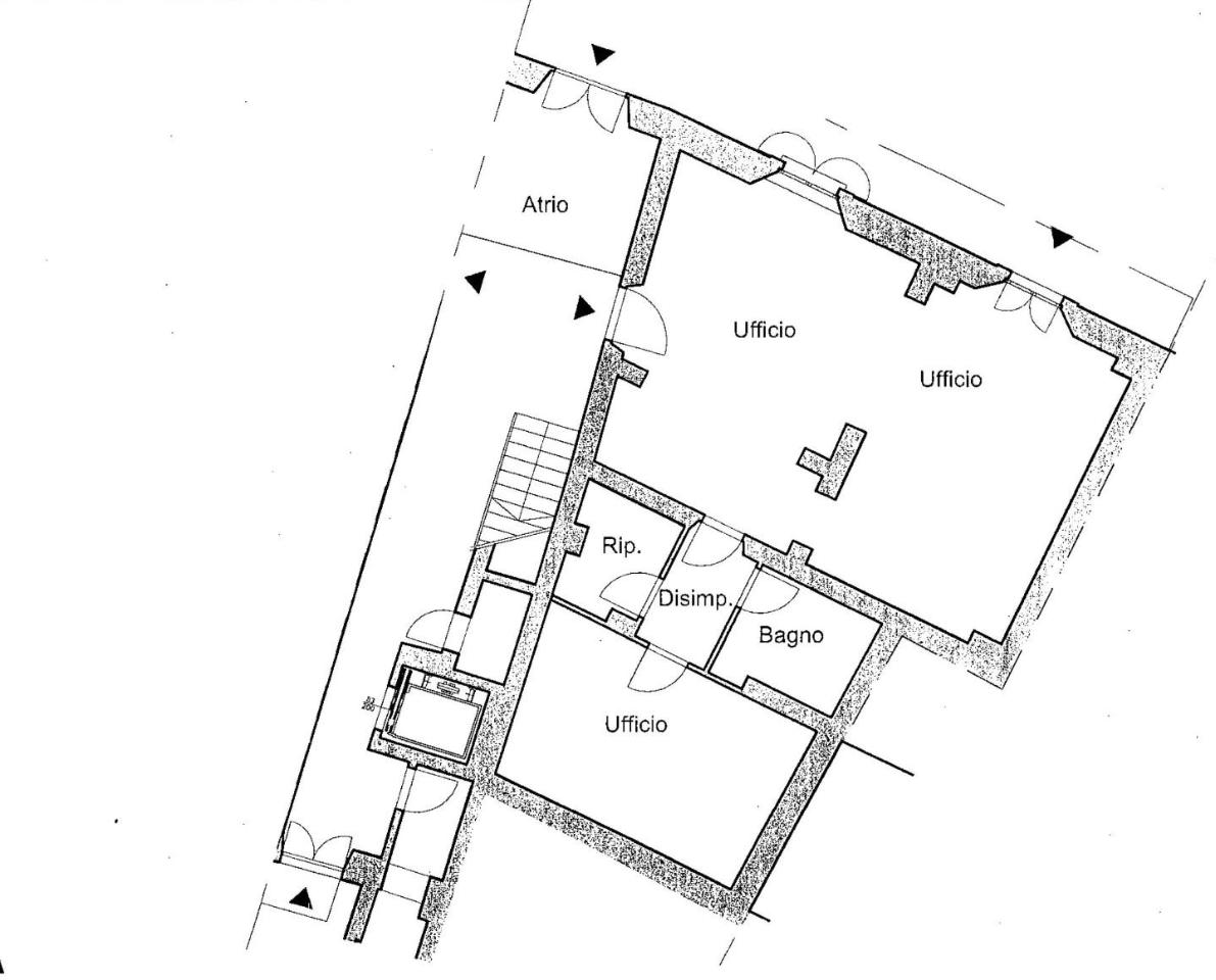 Locale commerciale in vendita a Pisa