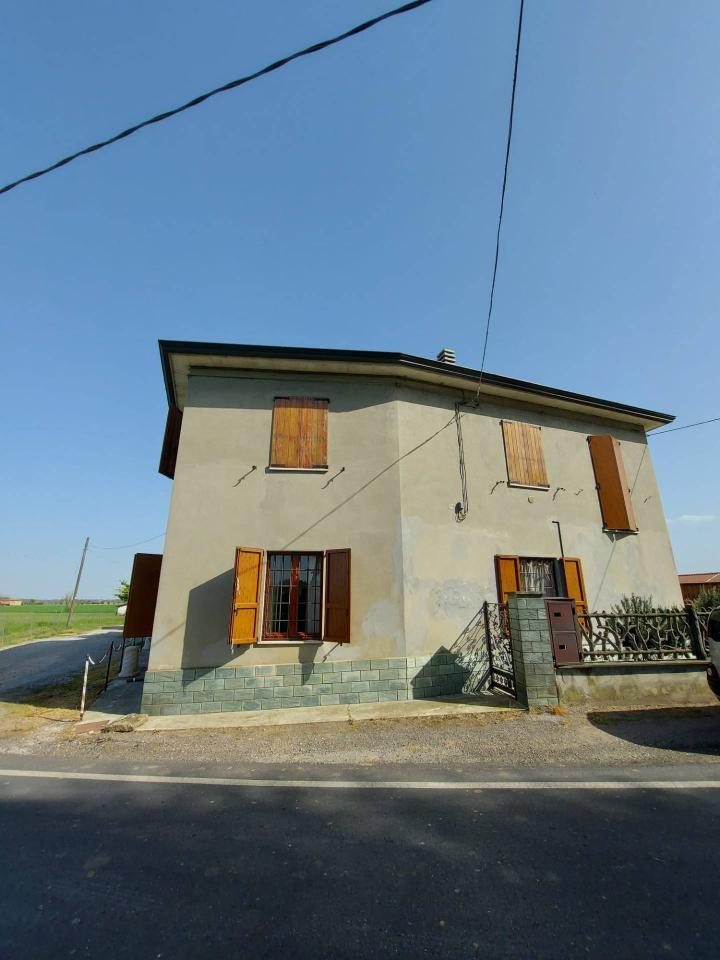 Casa indipendente in vendita a Carpaneto Piacentino