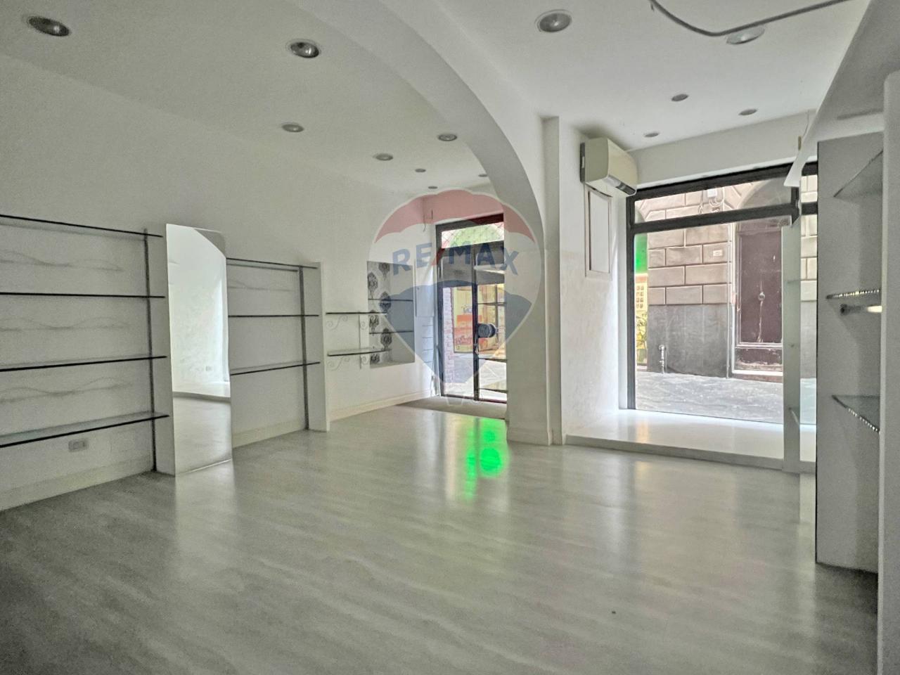 Negozio in affitto a Siena