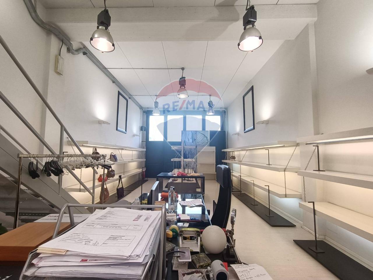 Capannone in affitto a Scandicci