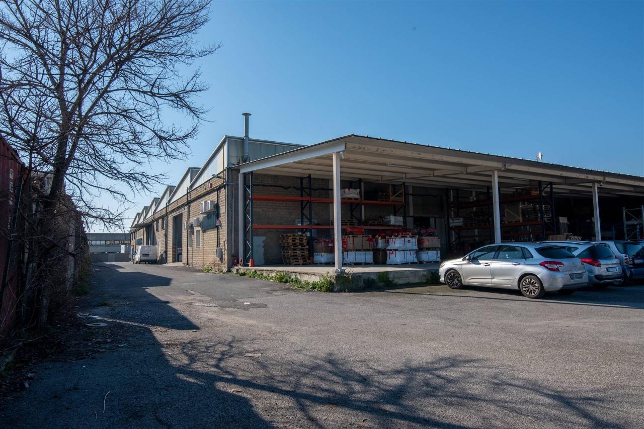 Capannone in vendita a Roma