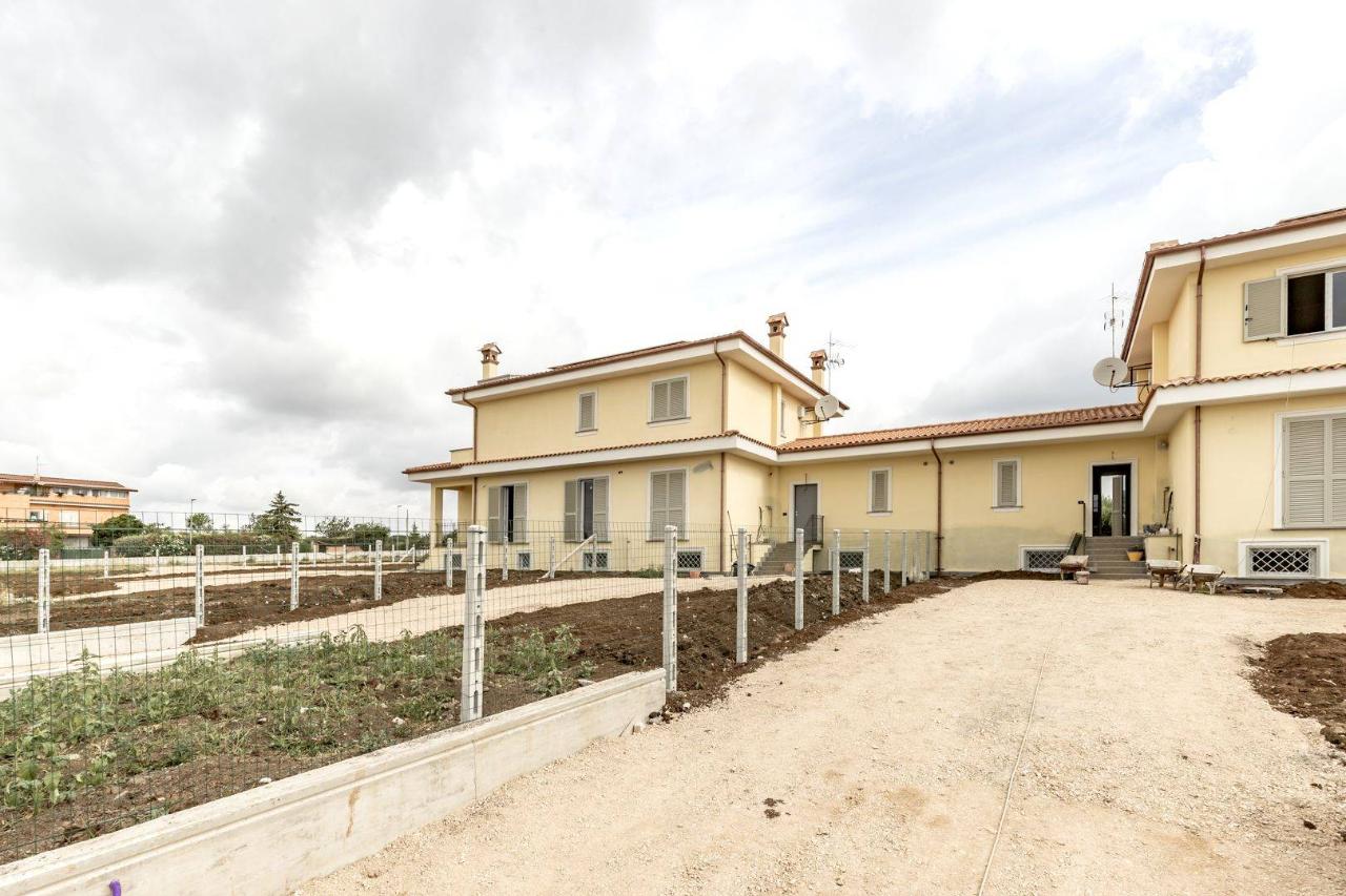 Villa a schiera in Via Scassati, Lanuvio
