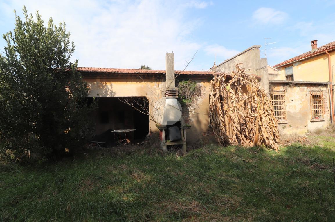 Rustico in vendita a Roncoferraro