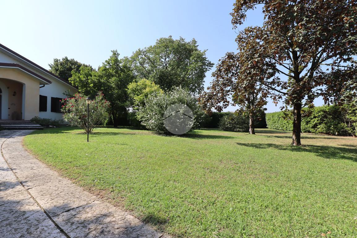 Villa in vendita a Roncoferraro