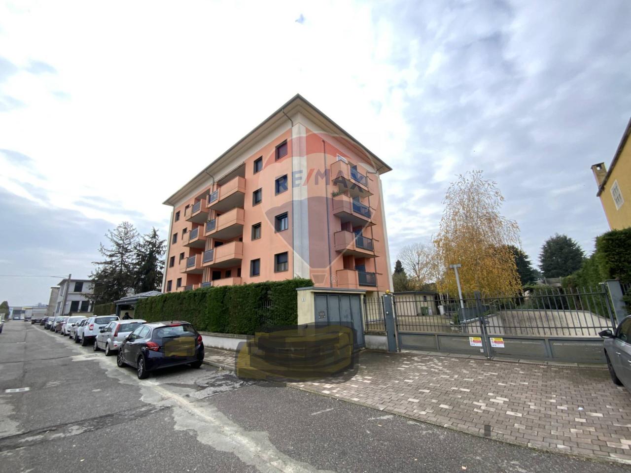 Box in vendita a Abbiategrasso