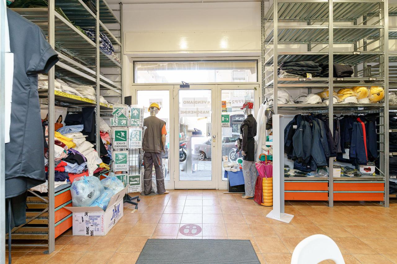 Esercizio commerciale in vendita a Catania