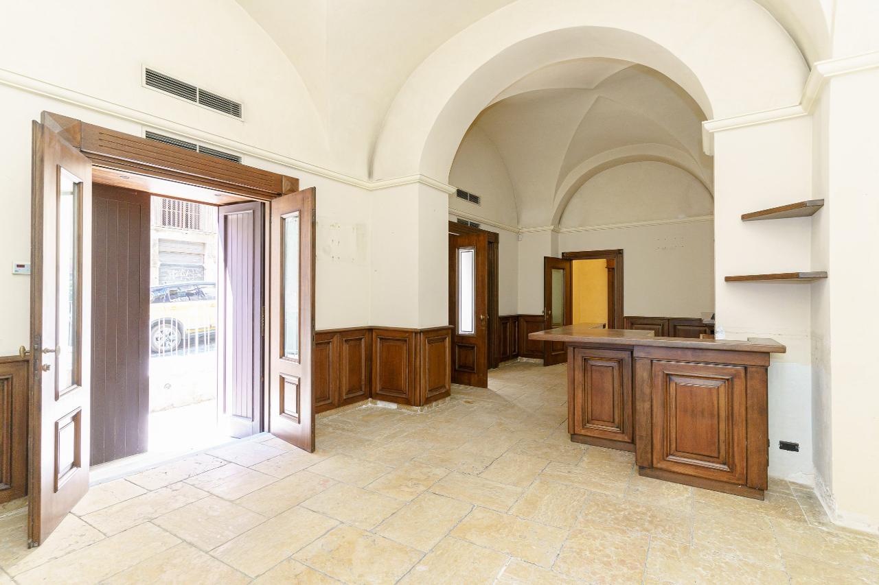 Locale commerciale in affitto a Catania