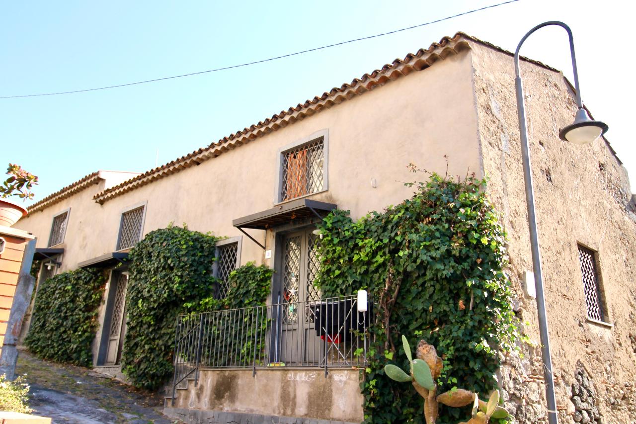 Appartamento in affitto a Acireale