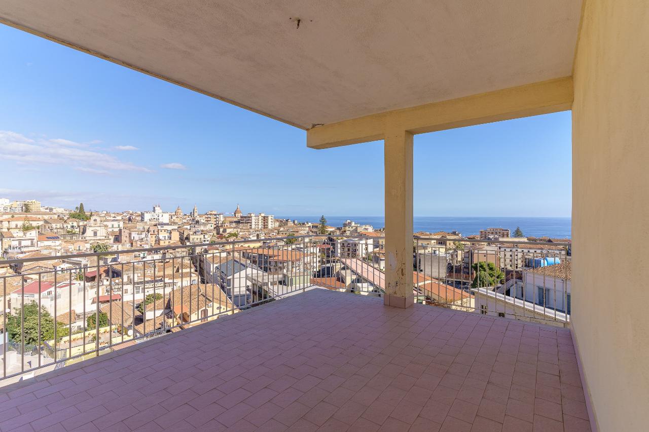 Appartamento in vendita a Acireale