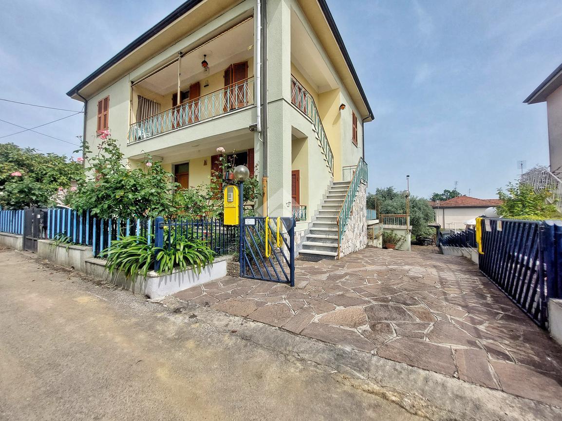 Casa indipendente in vendita a Santo Stefano Di Magra