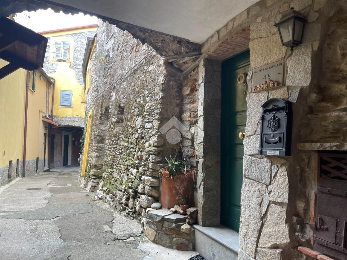 Appartamento in vendita a Vezzano Ligure