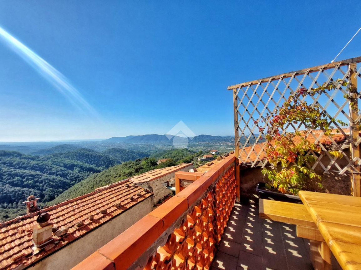 Casa indipendente in vendita a Santo Stefano Di Magra
