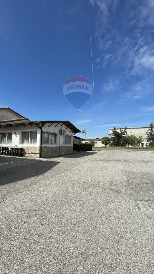 Negozio in vendita a Salara