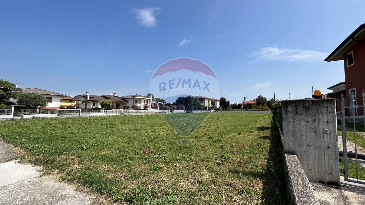 Terreno edificabile in vendita a Isola Rizza