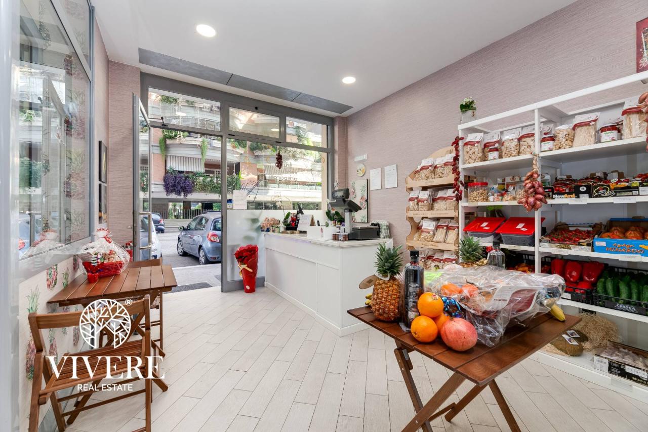 Esercizio commerciale in vendita a Roma