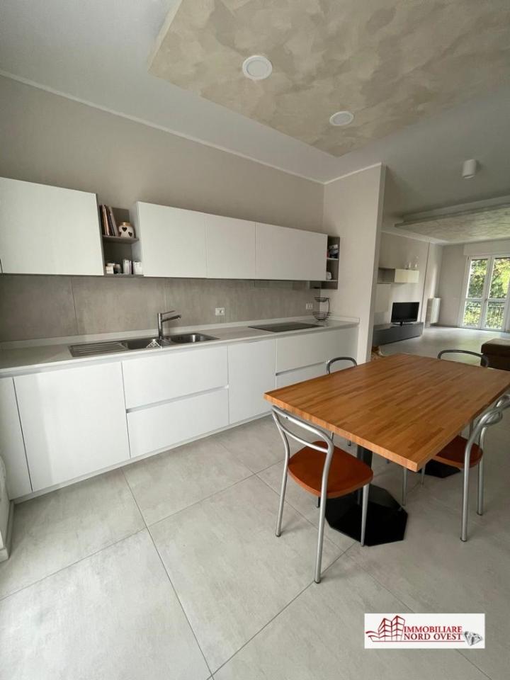 Appartamento in vendita a Garbagnate Milanese