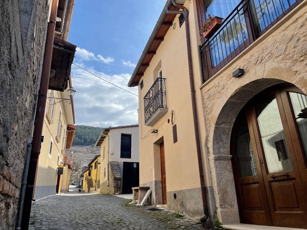 Casa indipendente in vendita a Ocre