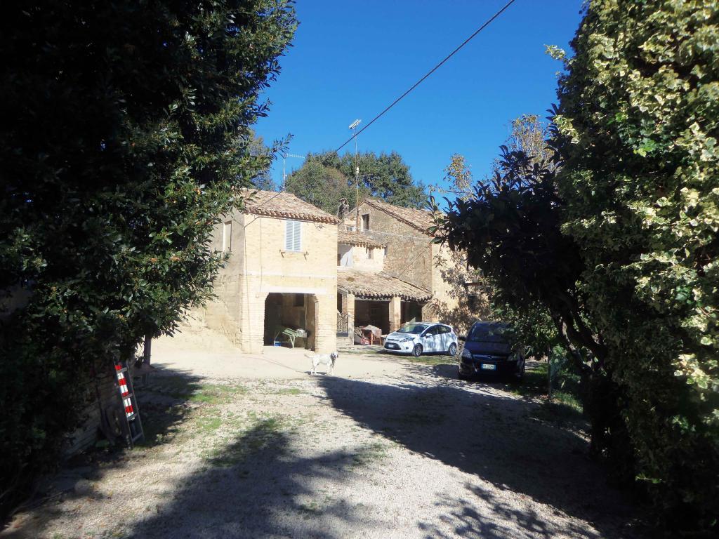 Rustico in vendita a Acquaviva Picena