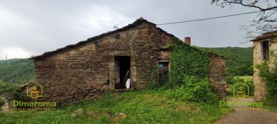 Terreno con rustico in vendita a Subbiano