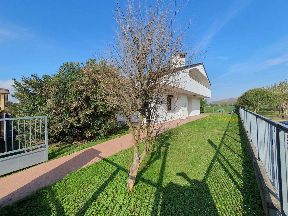 Villa in vendita a Due Carrare