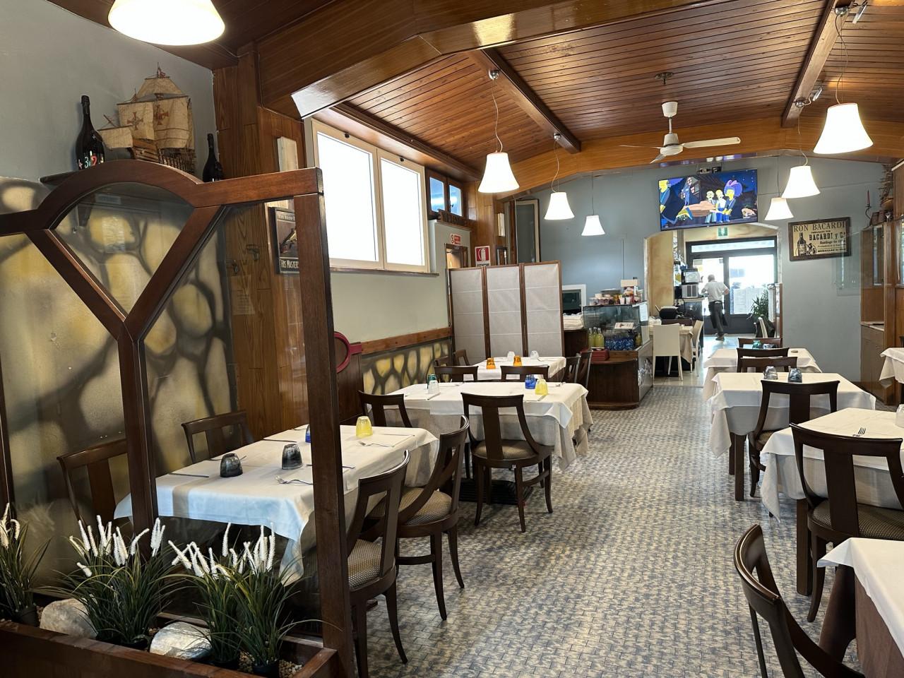 Negozio in affitto a Falconara Marittima