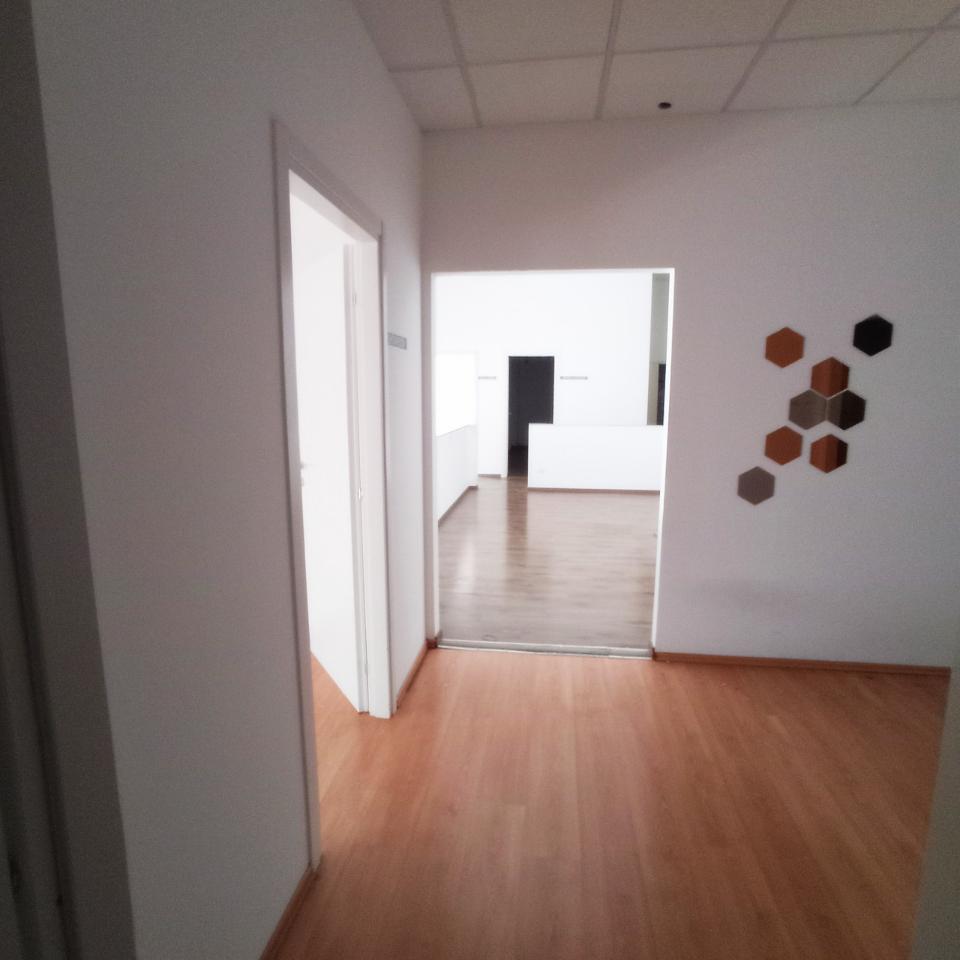 Magazzino in affitto a Ancona